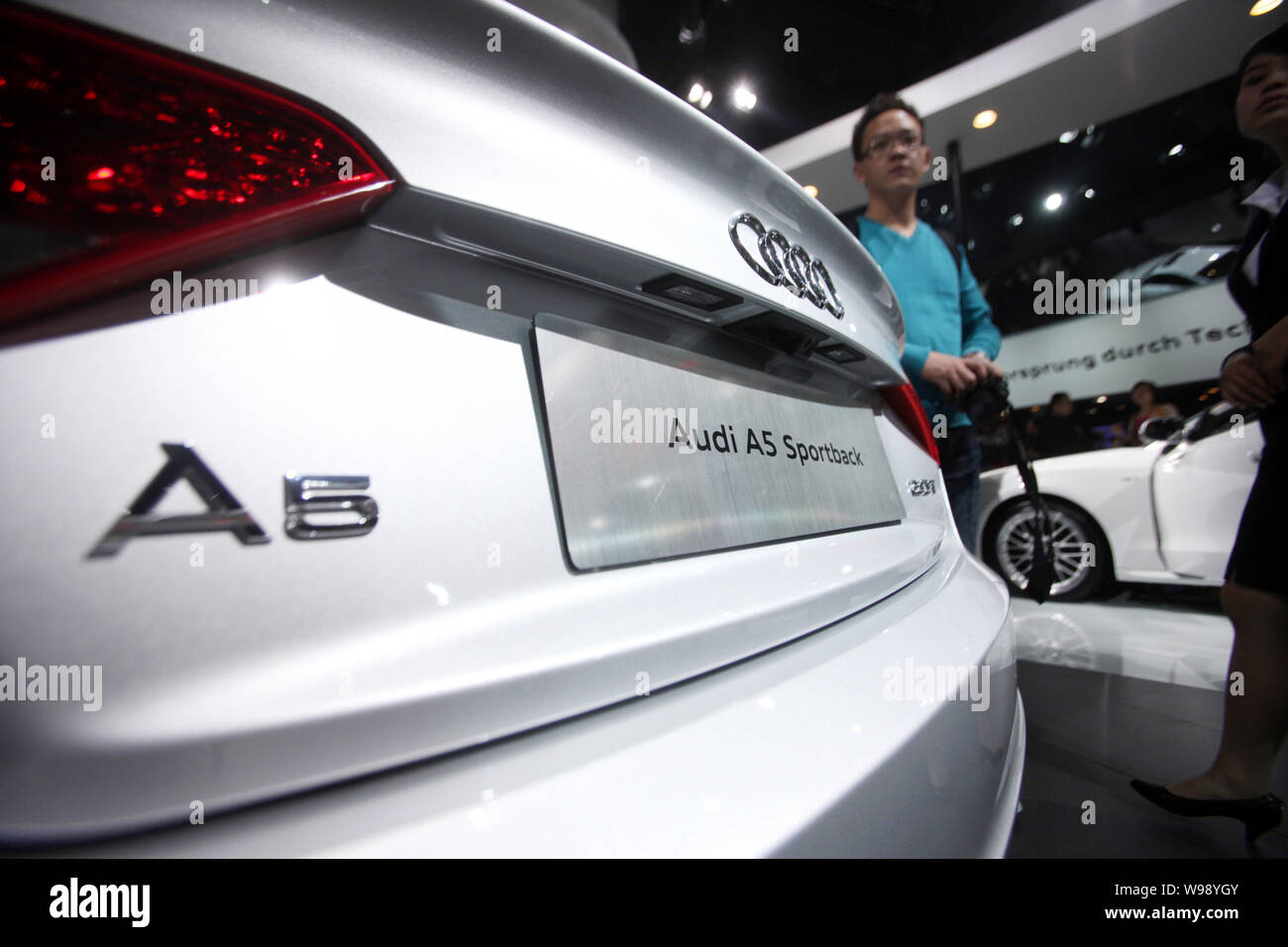 China automobile manufacturing 2010 hi-res stock photography and images ...