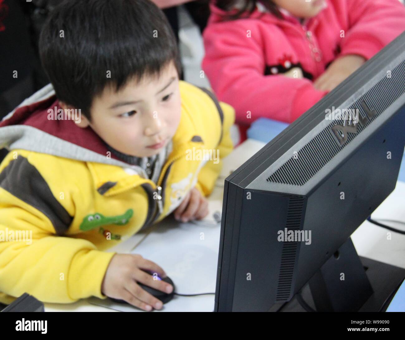 Dell computers hi-res stock photography and images - Alamy