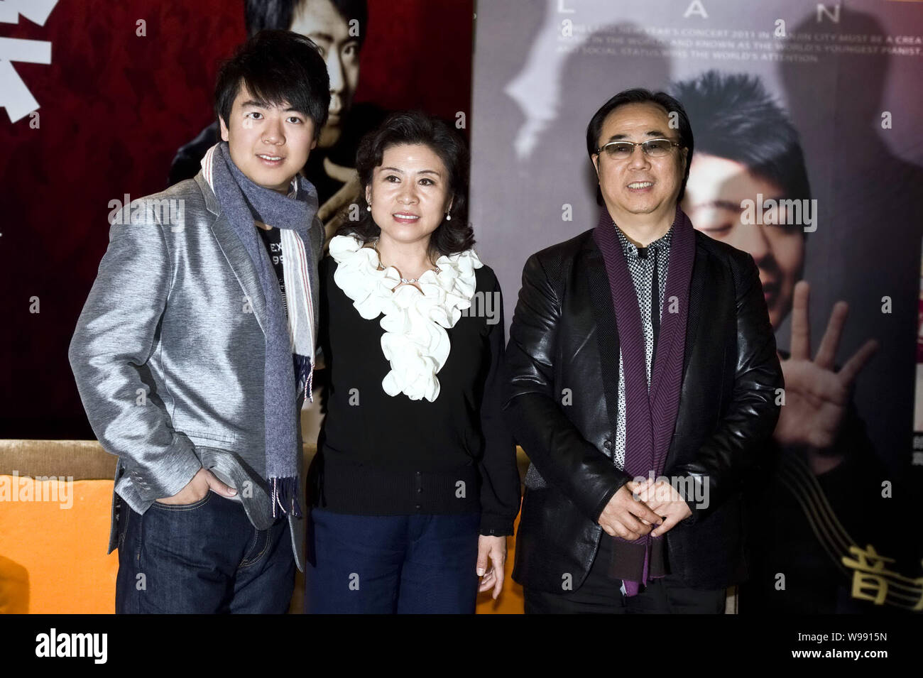 Chinese pianist Lang Lang, left, poses with his mother Zhou Xiulan and ...