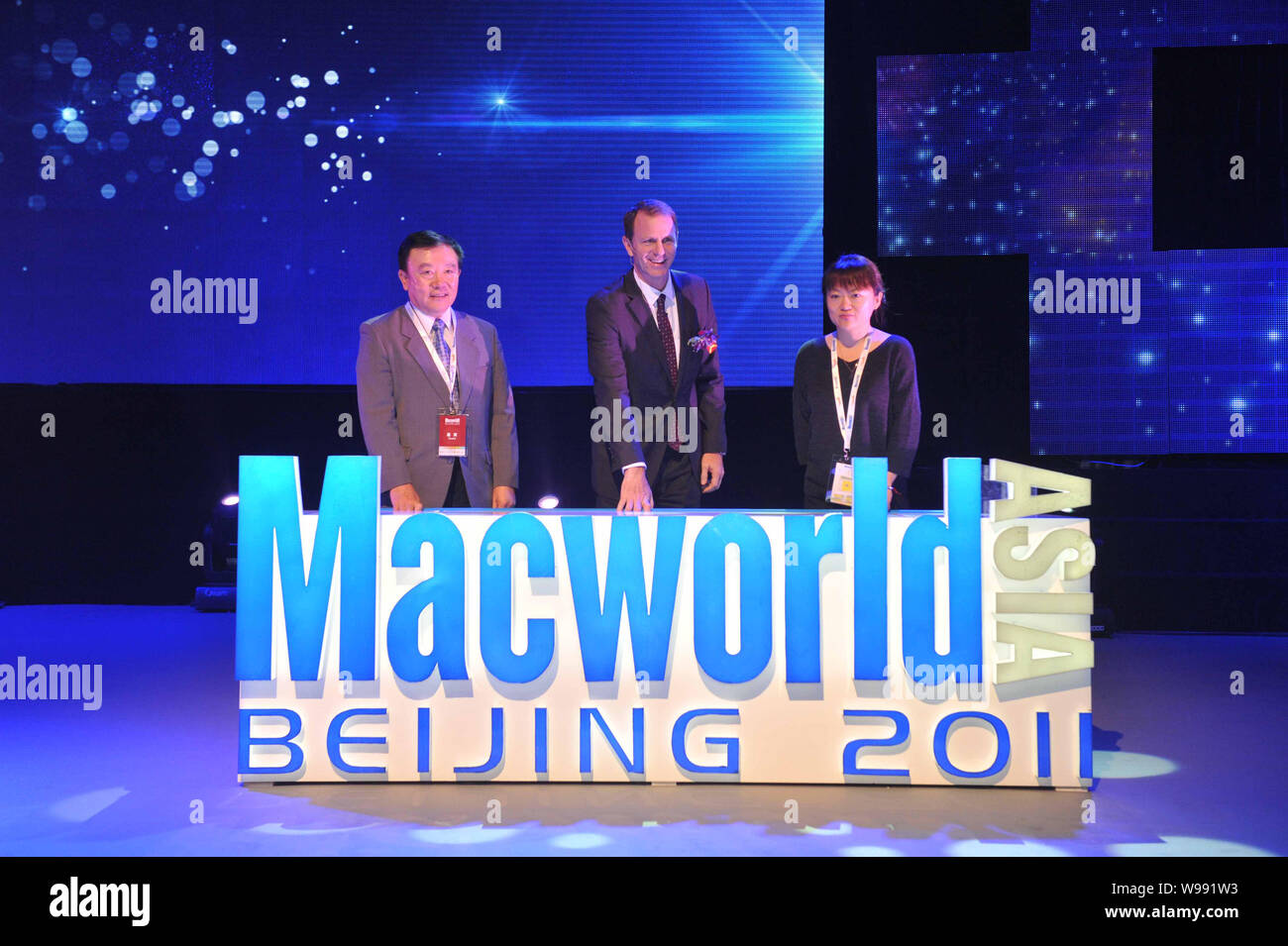 (From left) Zhou Weimin, head of the Beijing Investment Promotion ...