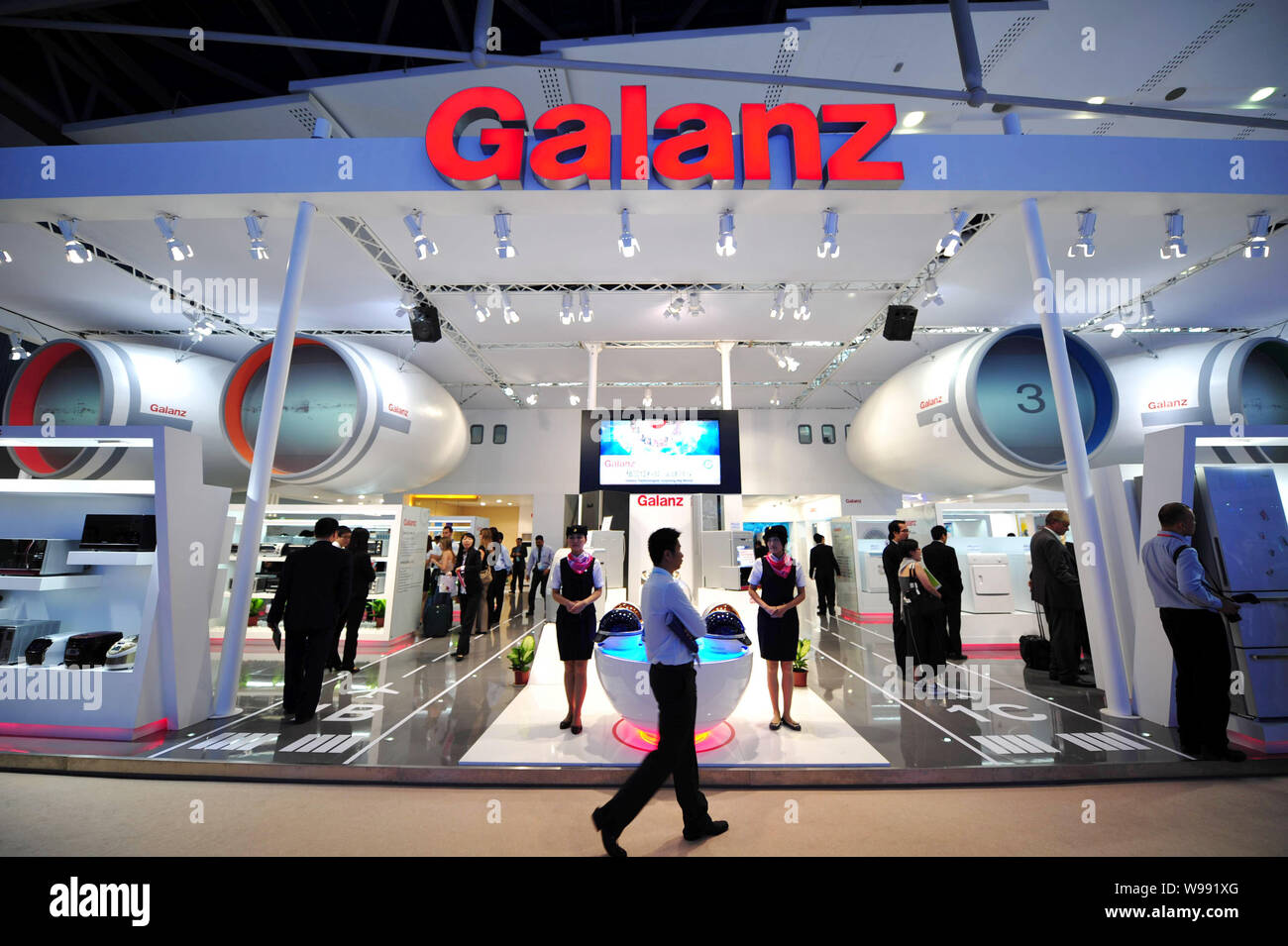 Canton stand hi-res stock photography and images - Alamy