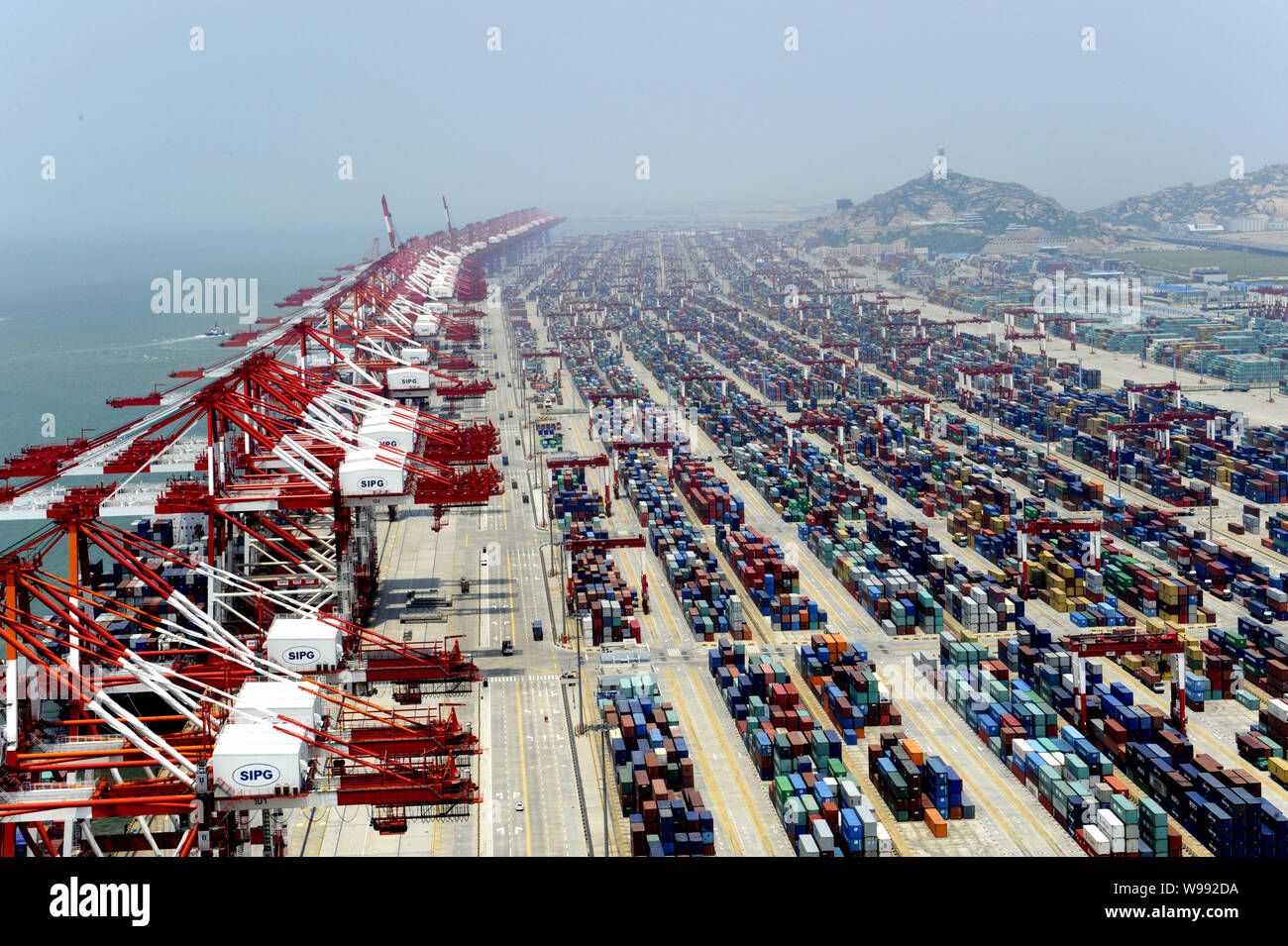 Shanghai harbour aerial hi-res stock photography and images - Alamy