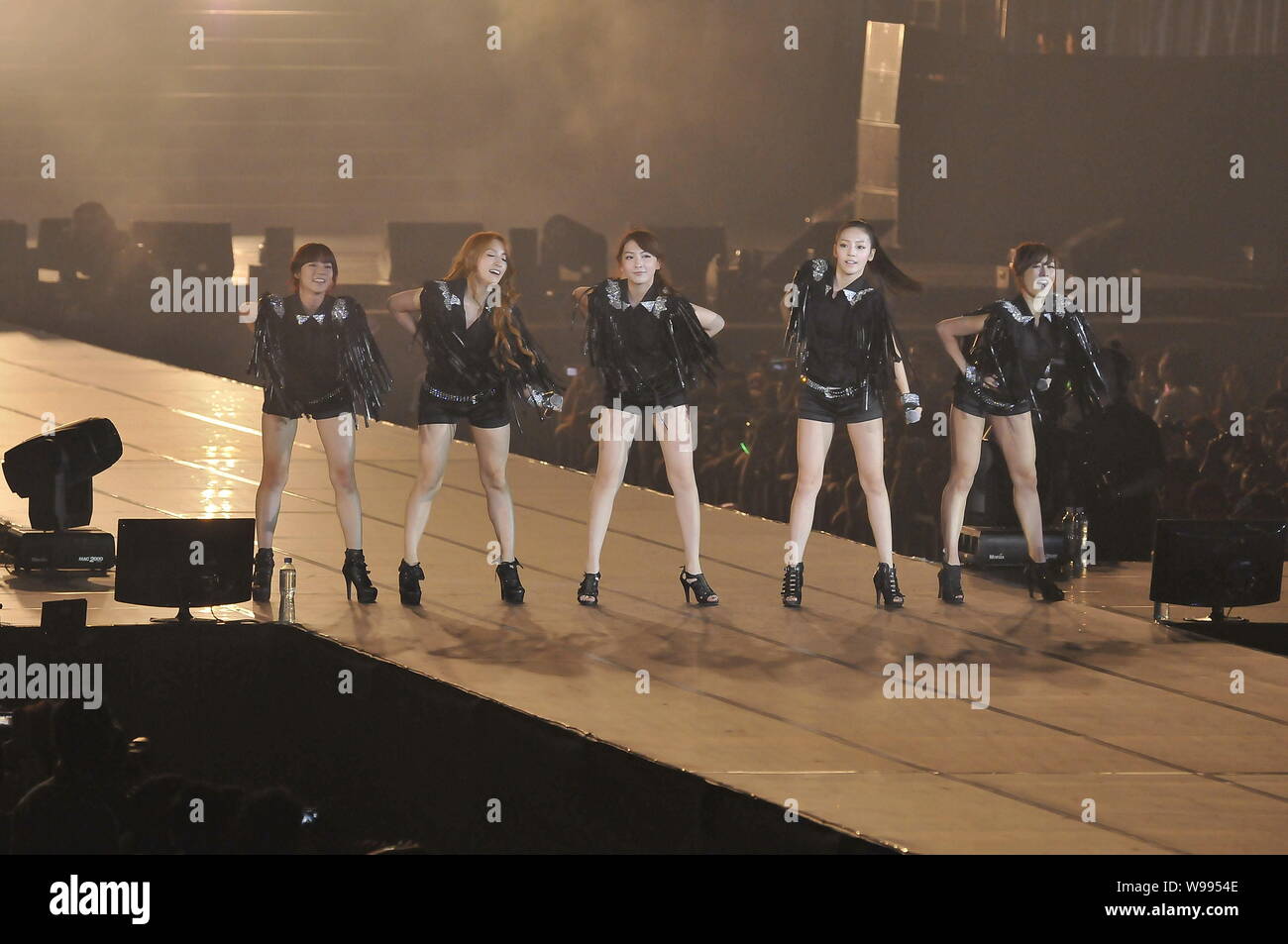 South k pop girl group kara hi-res stock photography and images - Alamy