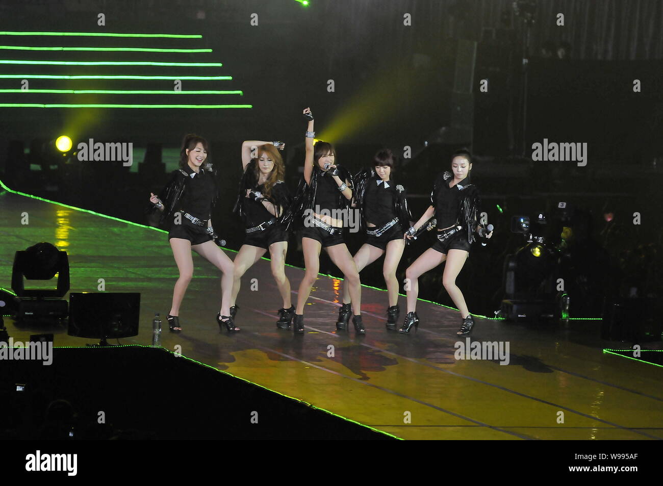 South k pop girl group kara hi-res stock photography and images - Alamy