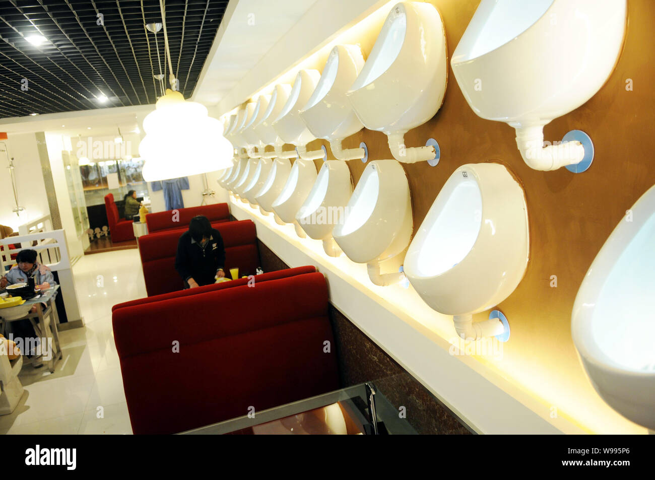 Toilet themed restaurant hi-res stock photography and images - Alamy