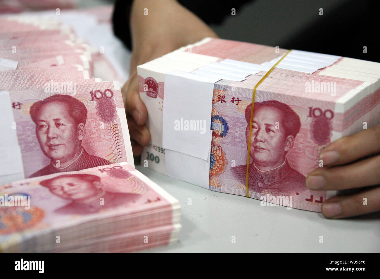 3 rmb hi-res stock photography and images - Alamy