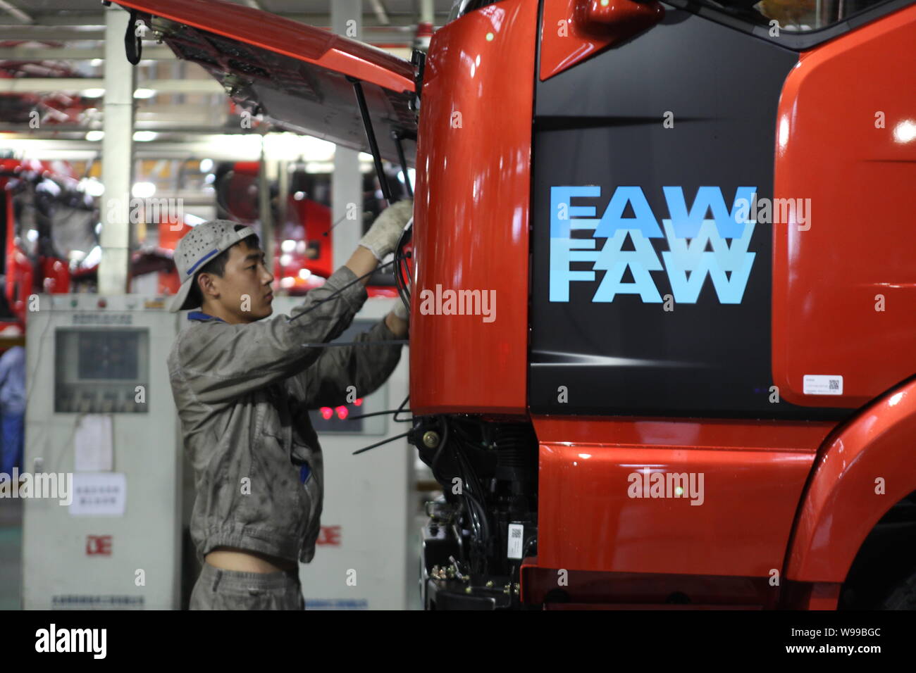 Faw truck hi-res stock photography and images - Alamy