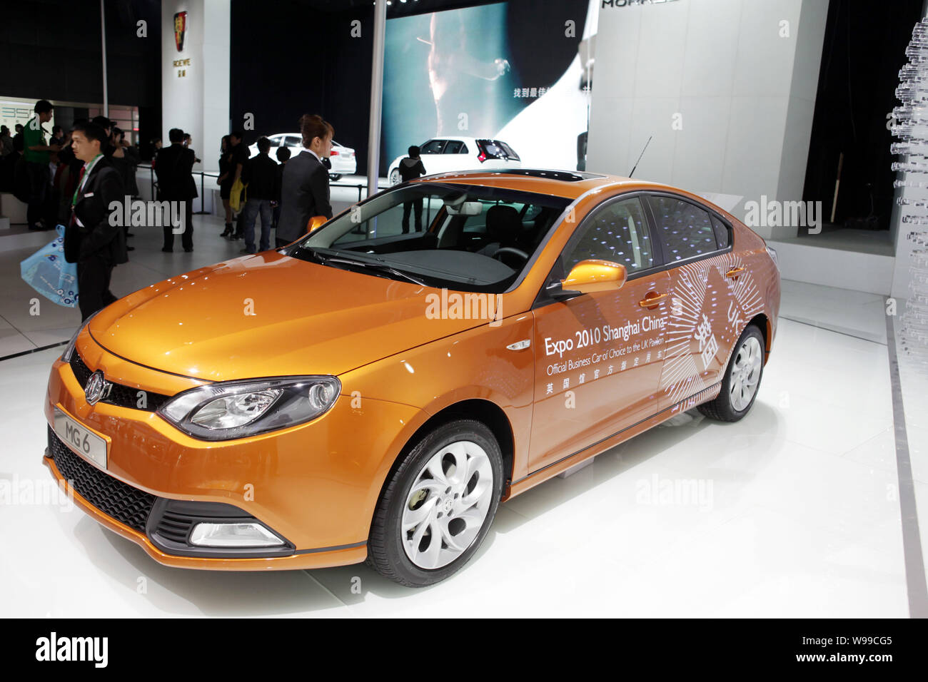 --FILE--Visitors look at the MG6 of SAIC Motor at the 11th Beijing ...