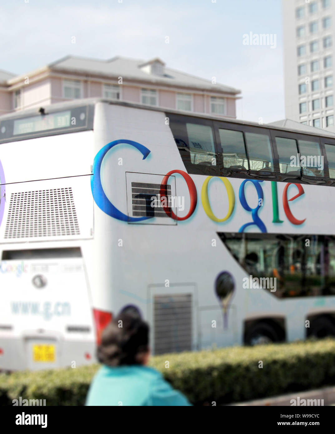 Google bus hi-res stock photography and images - Alamy