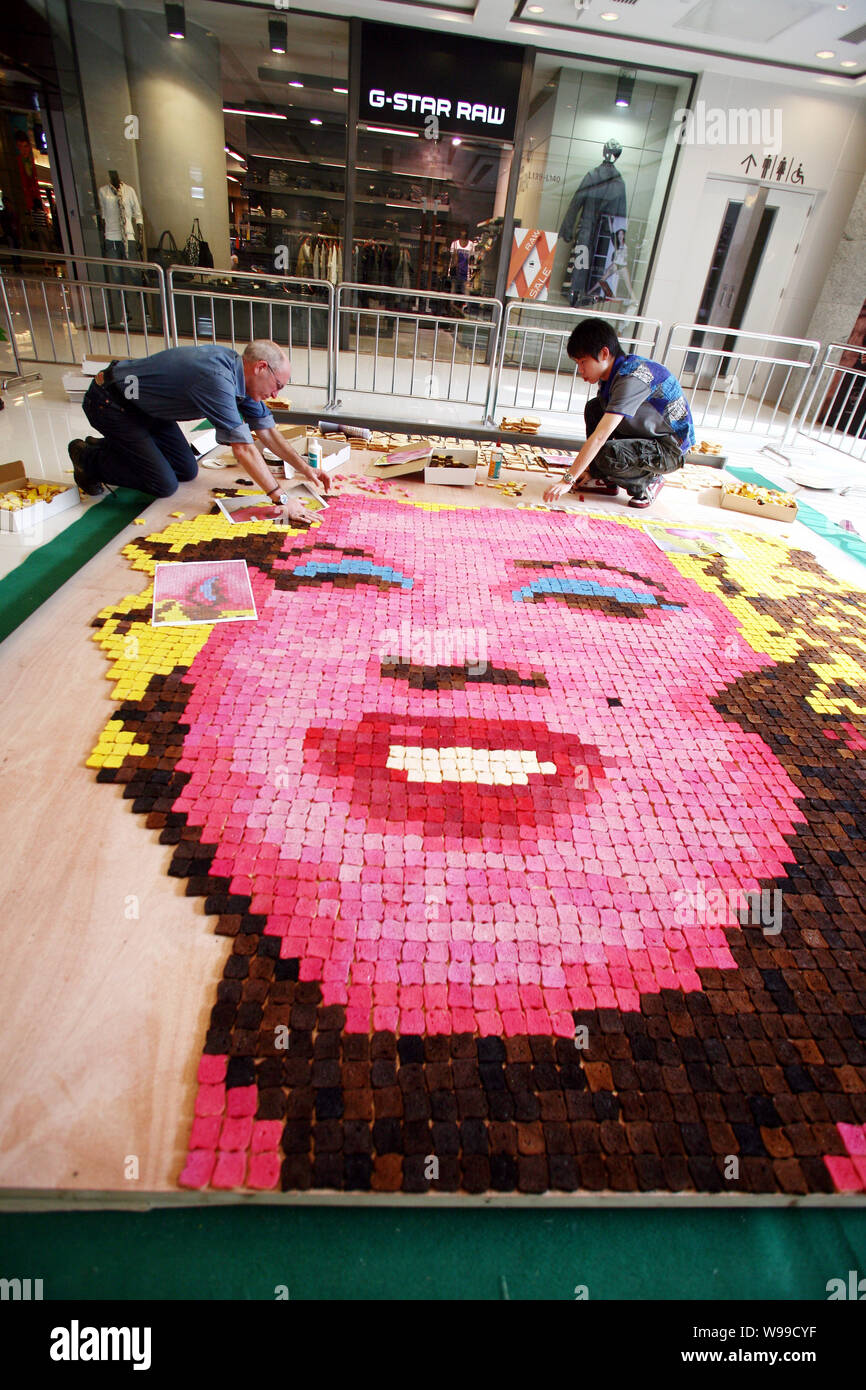 Maurice Bennett of New Zealand, known as Toast Art Picasso, and his ...