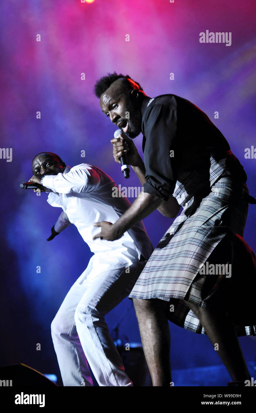 Aliaune damala badara akon thiam hi-res stock photography and images ...