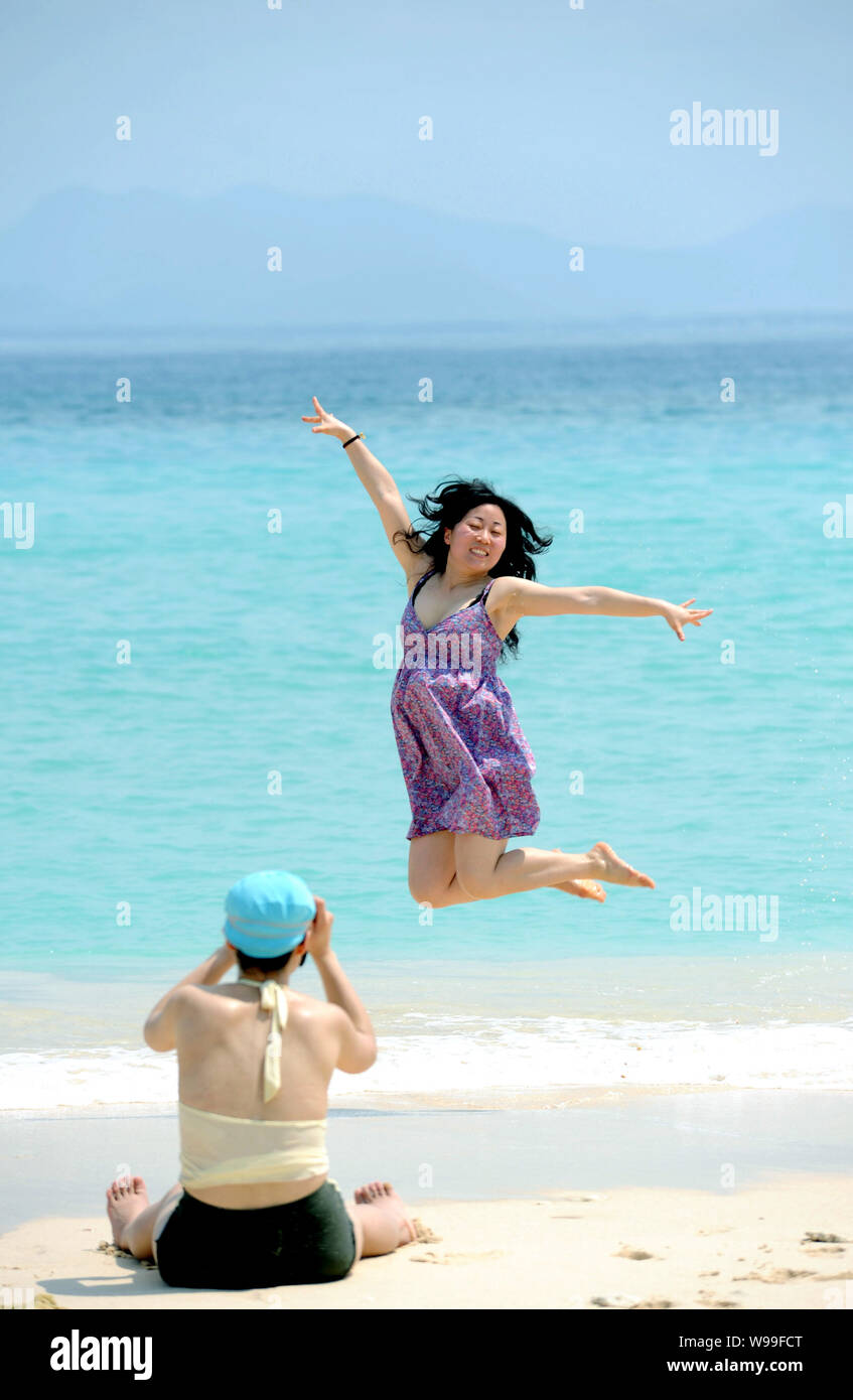 Hainan island woman hi-res stock photography and images - Alamy