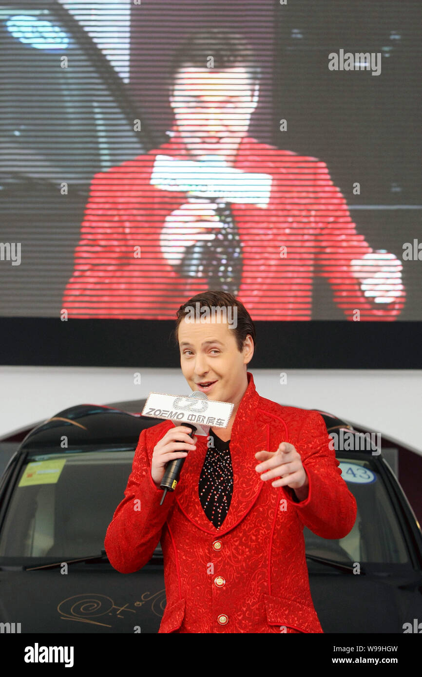 Singer vitas hi-res stock photography and images - Alamy