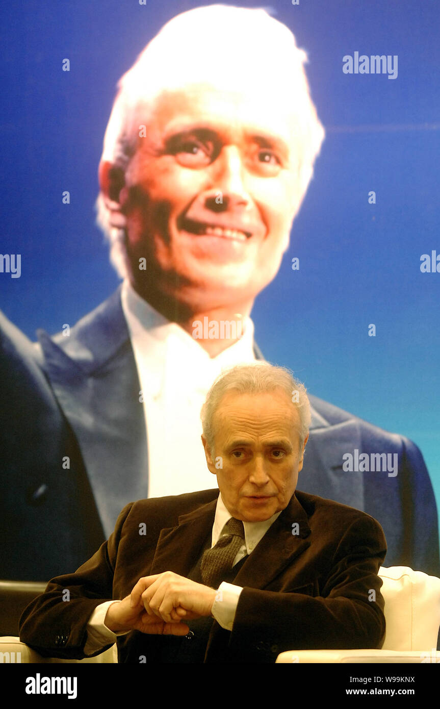 Spanish tenor Jose Carreras attends a press conference for his concert ...