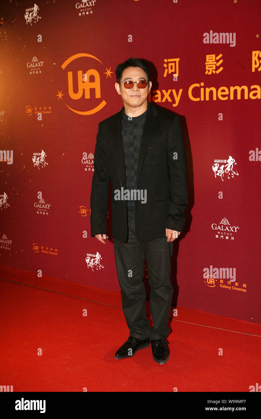 Chinese kungfu star Jet Li attends the premiere ceremony for the movie ...