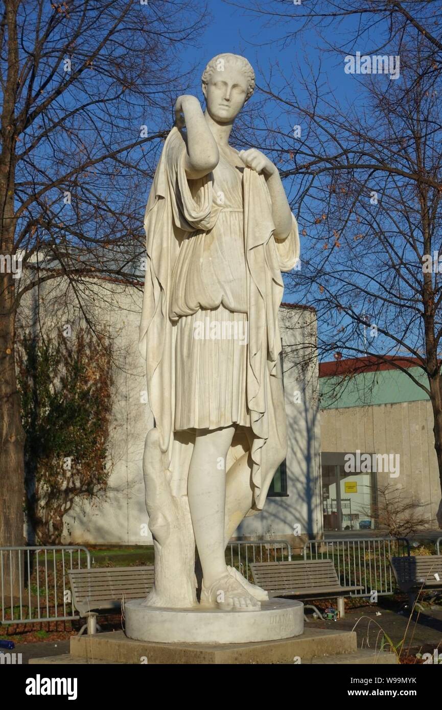 Diana of Gabii by Ludwig von Hofer - Schlossgarten Stuttgart ...