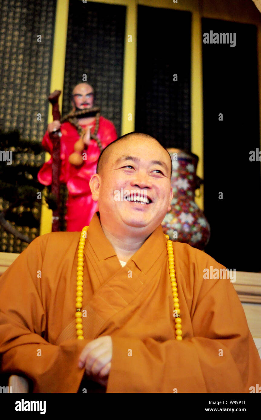 Abbot of shaolin temple china hi-res stock photography and images - Alamy