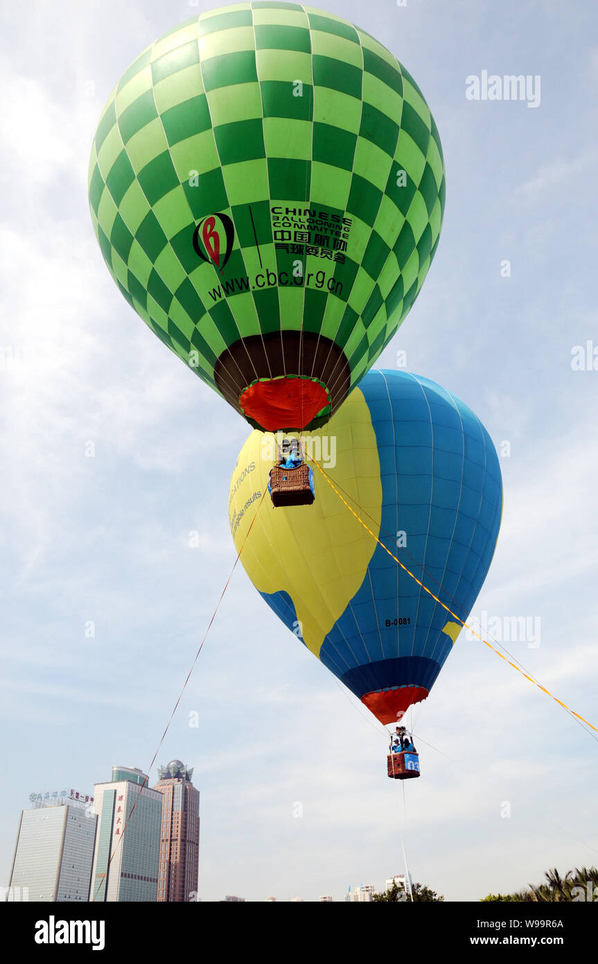Hot air balloon challenge hi-res stock photography and images - Alamy