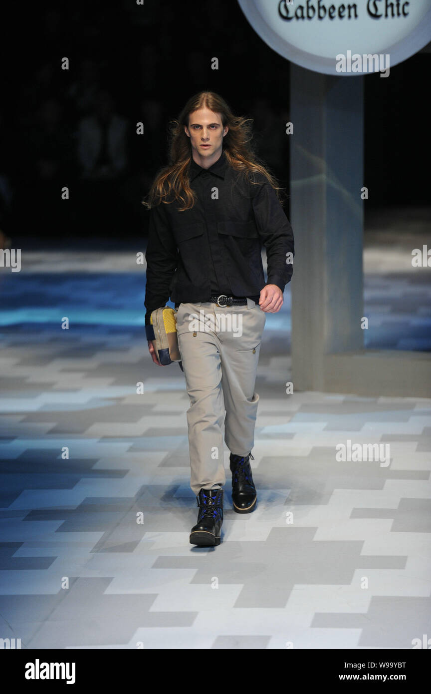 Cabbeen Chic Mens fashion show during China 2012 Spring/Summer Fashion ...
