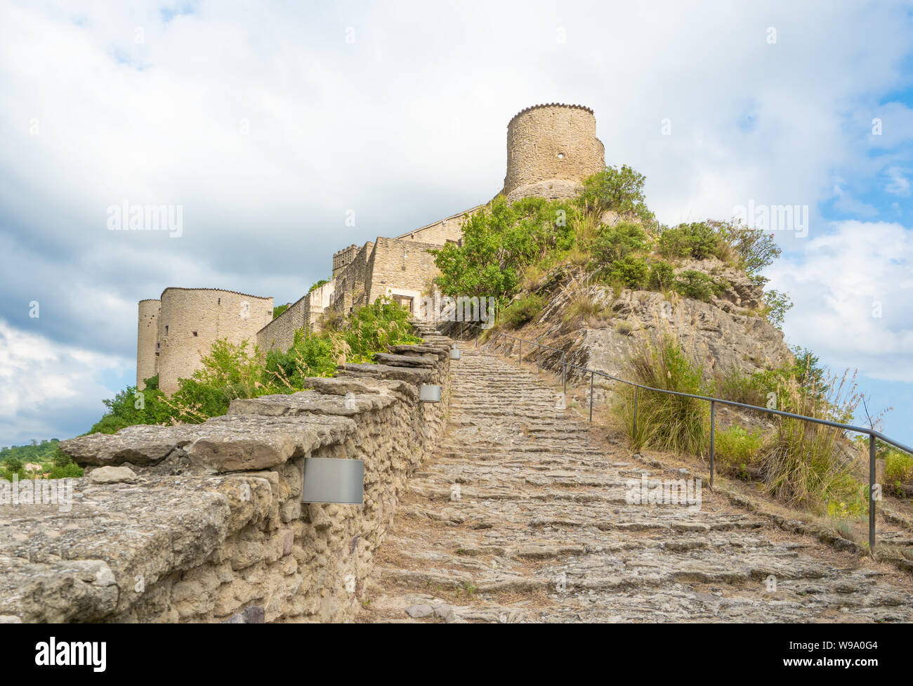 Roccascalegna (Italy) - The suggestive medieval castle on the rock in ...