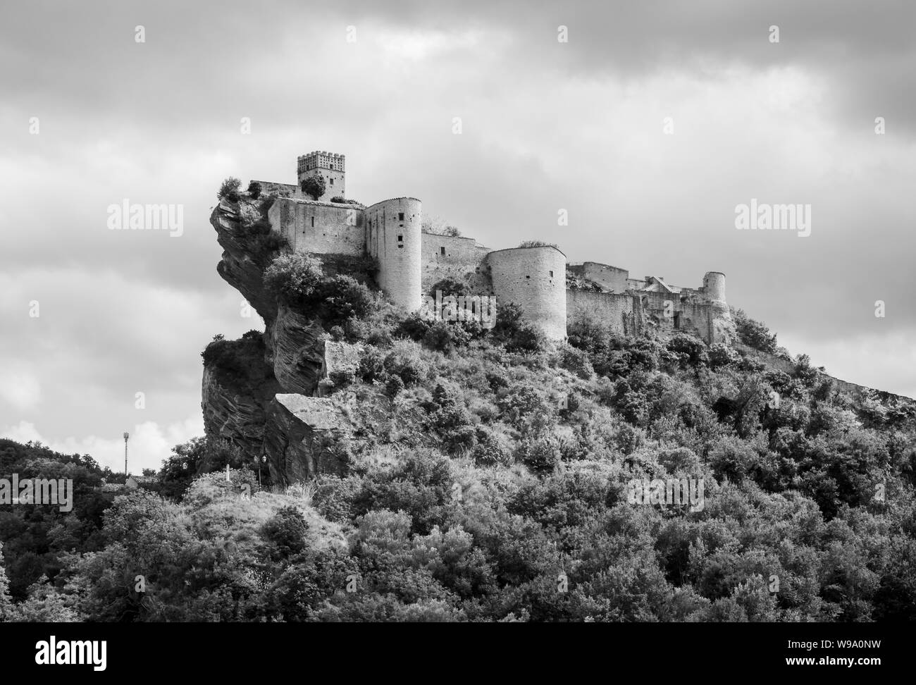 Roccascalegna (Italy) - The suggestive medieval castle on the rock in ...