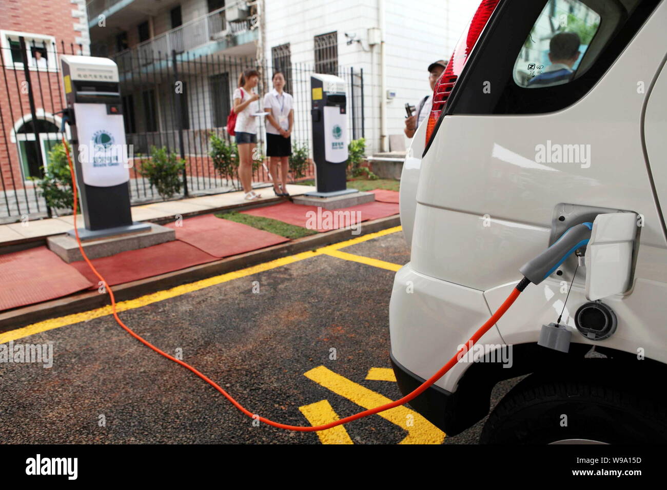 China electric car charging hi-res stock photography and images - Alamy