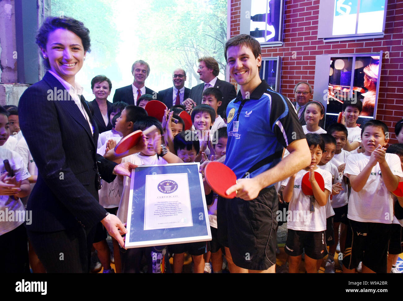 Guinness world records certificate hi-res stock photography and images ...