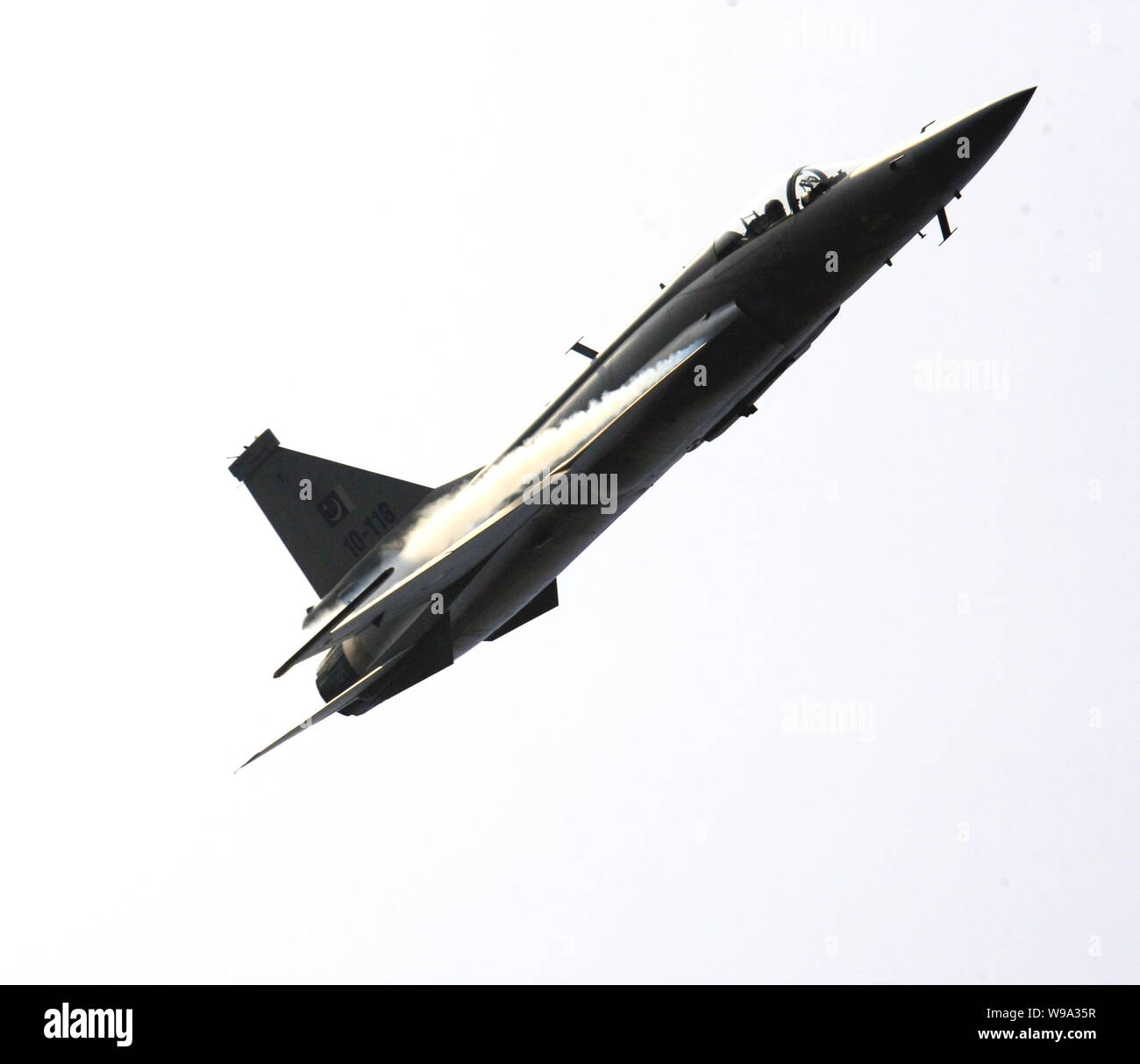 Lightweight jet fighter hi-res stock photography and images - Alamy