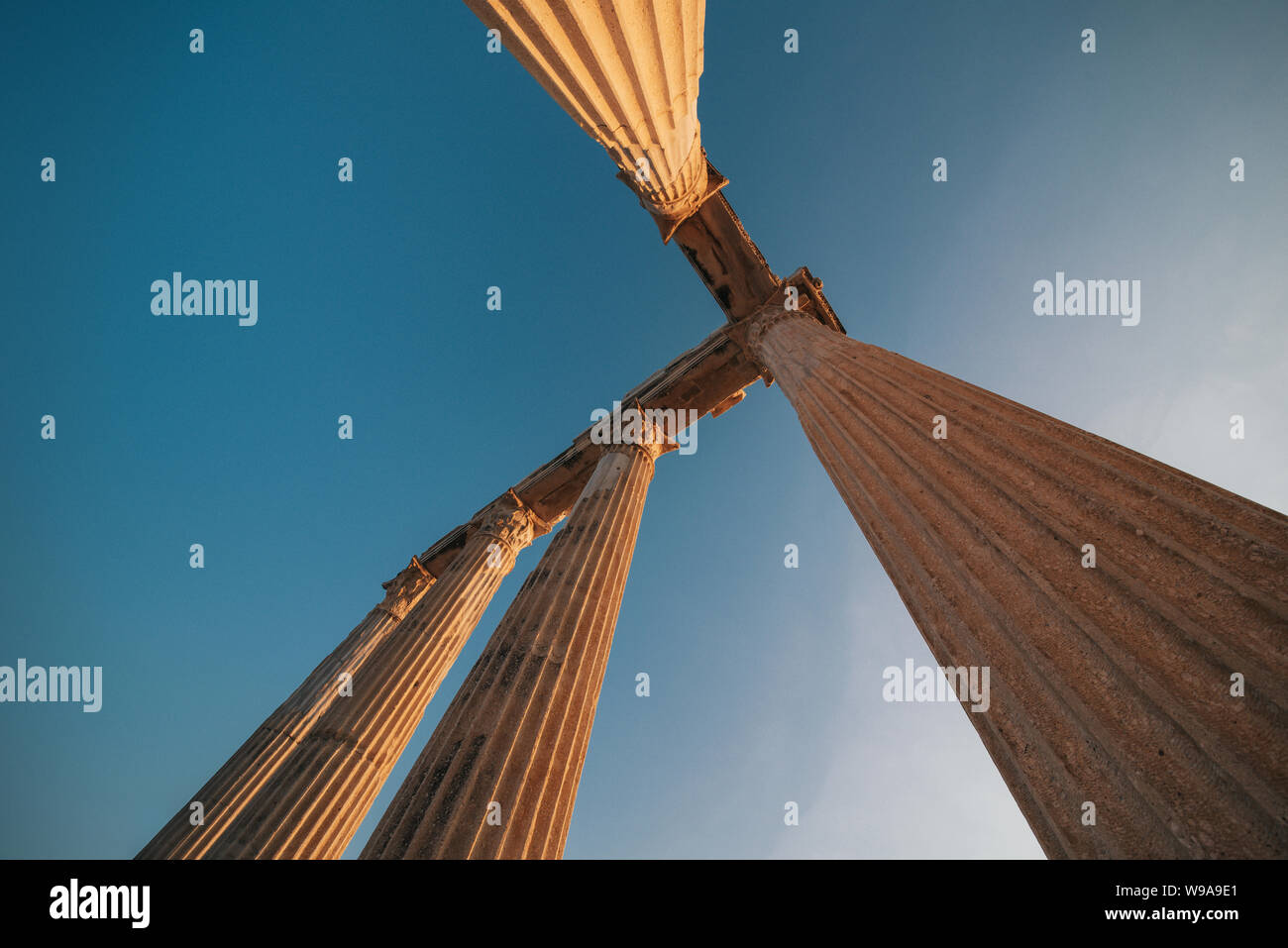 Side view of temple hi-res stock photography and images - Alamy