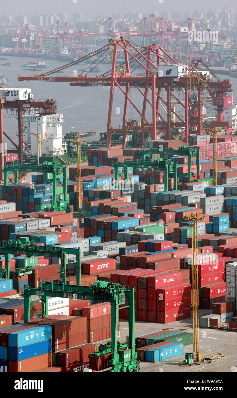 --FILE-- View of a container terminal in Shanghai, China, March 20 ...