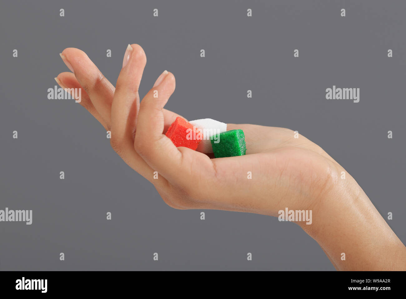 Hands holding a cube hi-res stock photography and images - Alamy