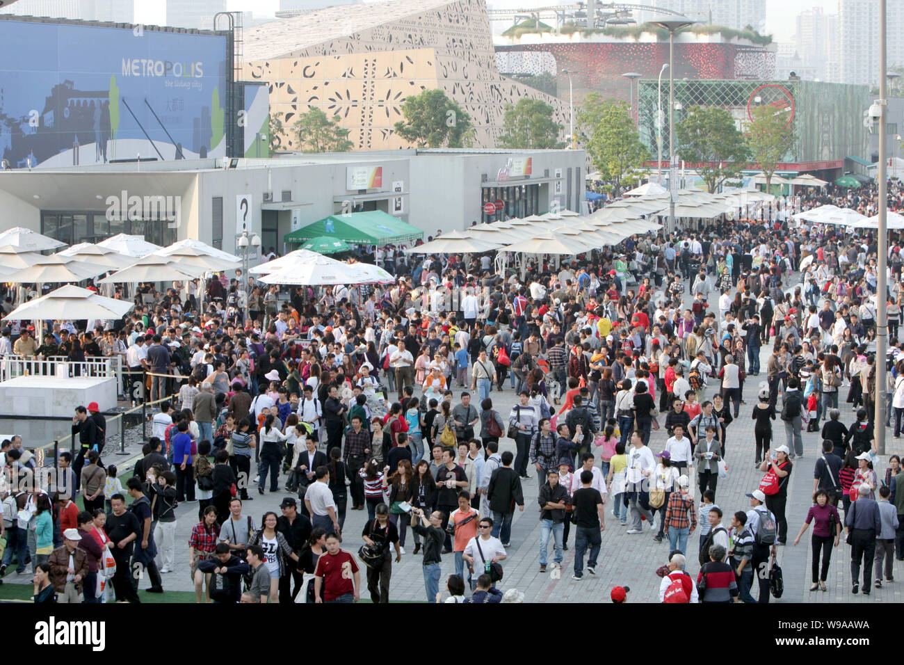 Visitors crowd the World Expo Park in Shanghai, China, 16 October 2010 ...
