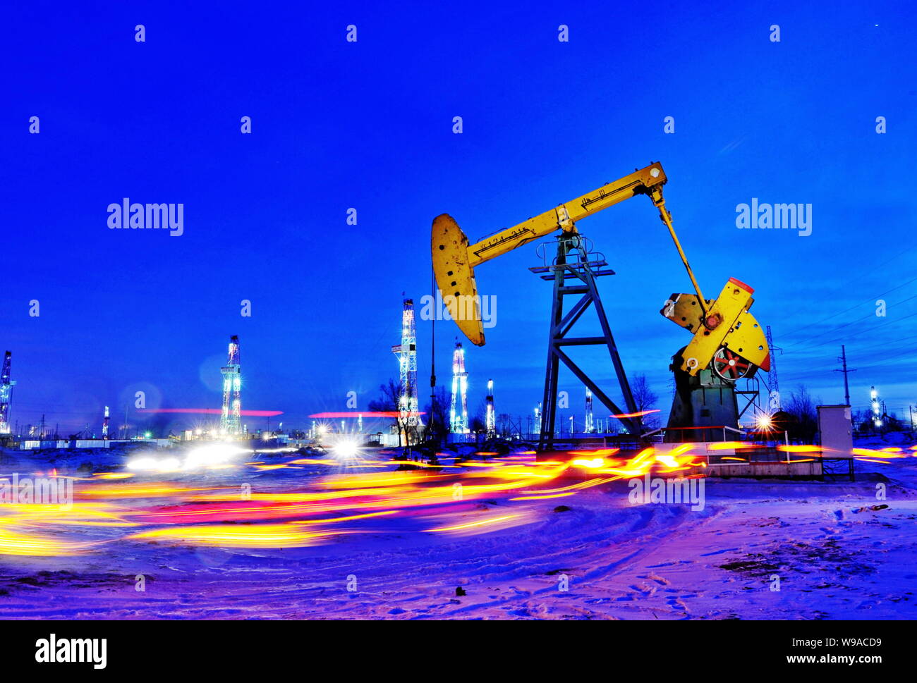 China oil rig heilongjiang hi-res stock photography and images - Alamy