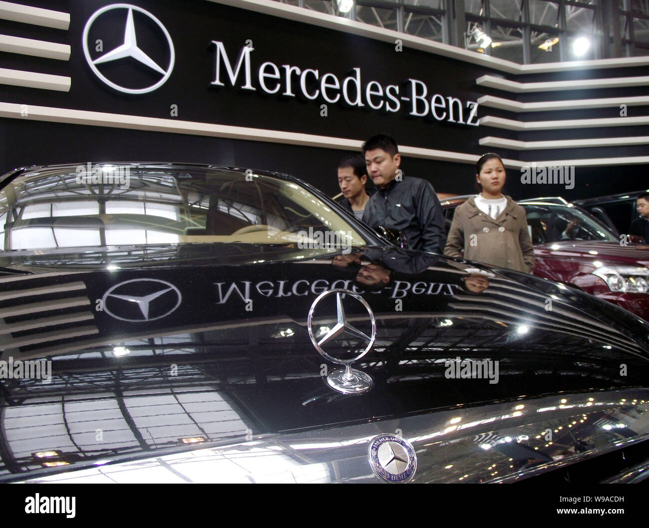 Mercedes benz manufacturing plant hi-res stock photography and images ...