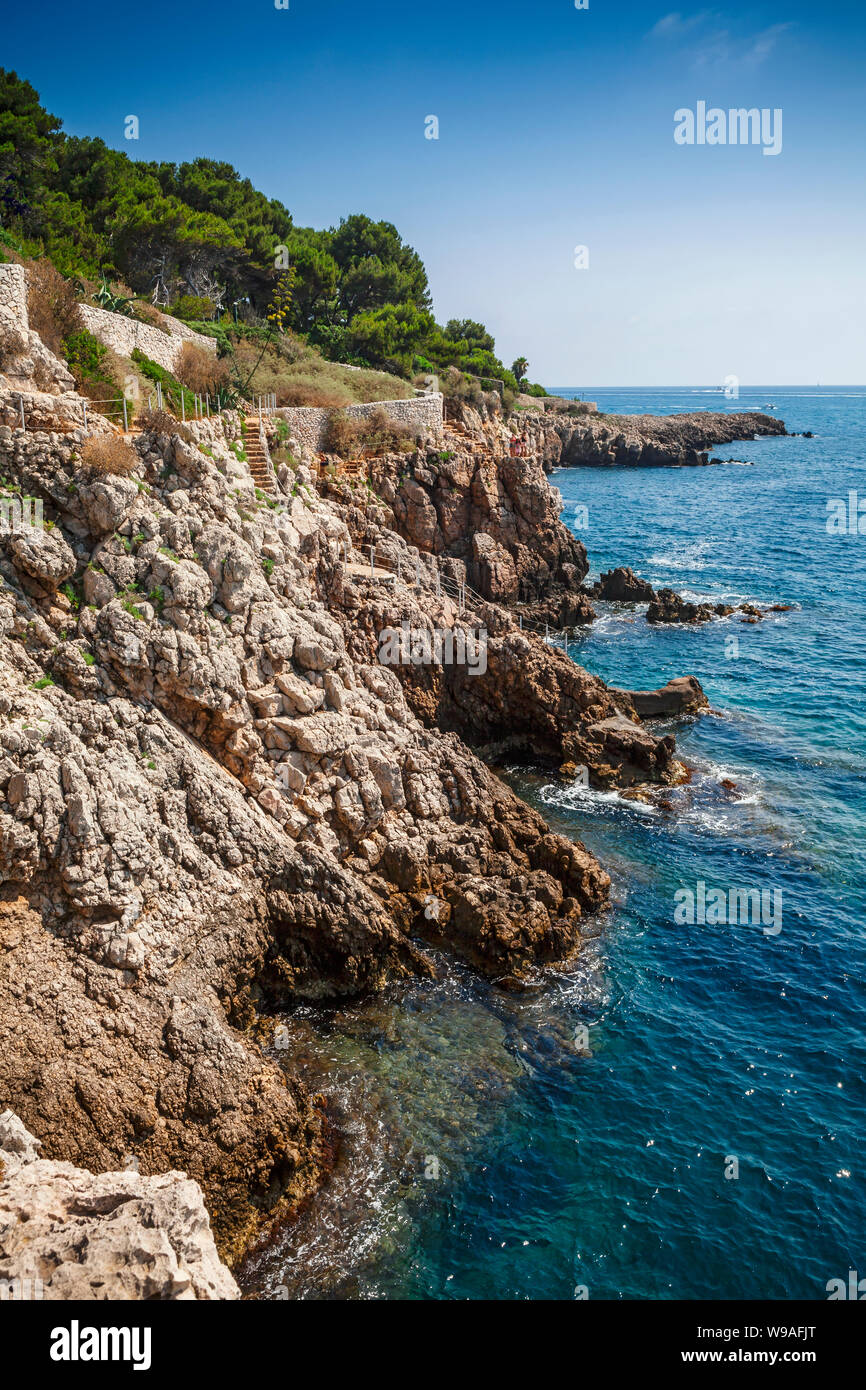 Cap d'antibes hi-res stock photography and images - Alamy