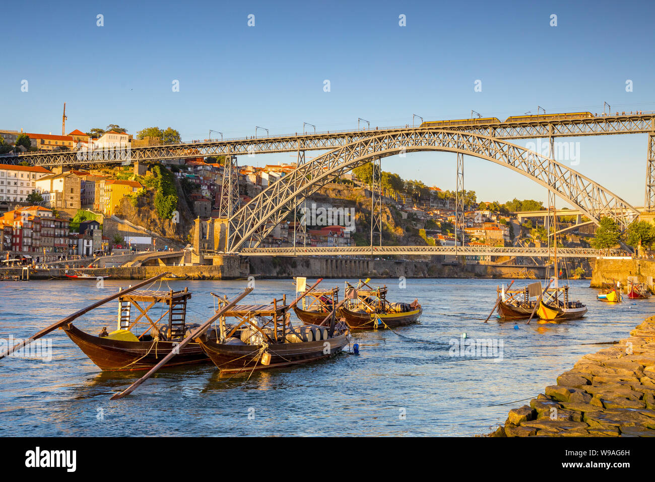 River tourism in portugal hi-res stock photography and images - Alamy