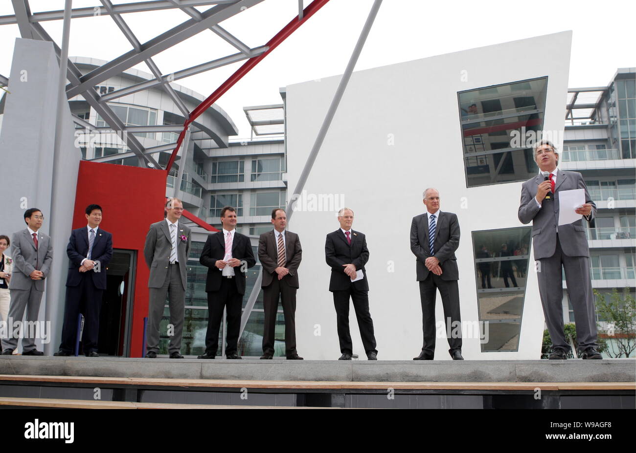 Jochen Homann, right, State Secretary in the Federal Ministry of ...