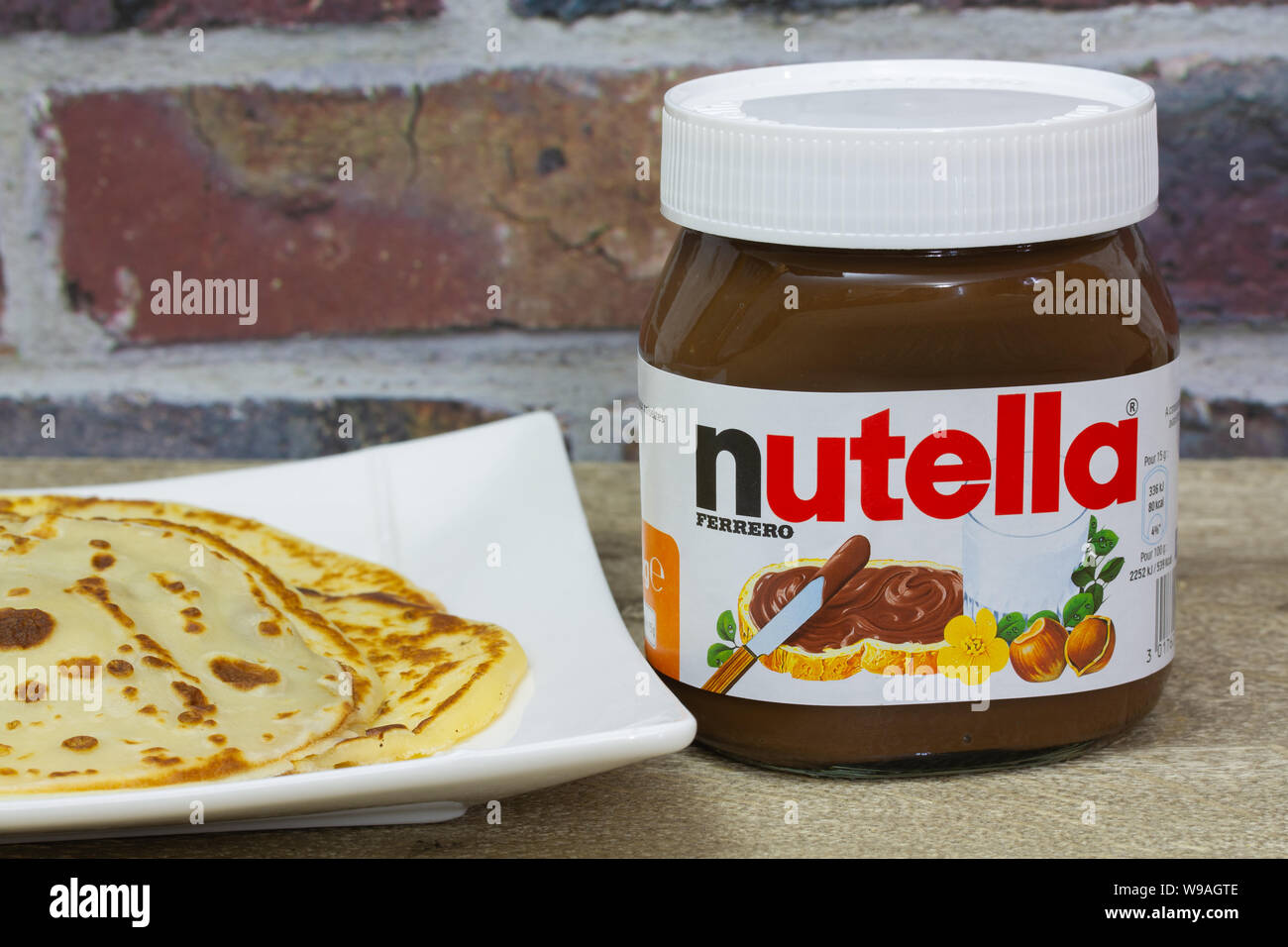 Nutella pot hi-res stock photography and images - Alamy