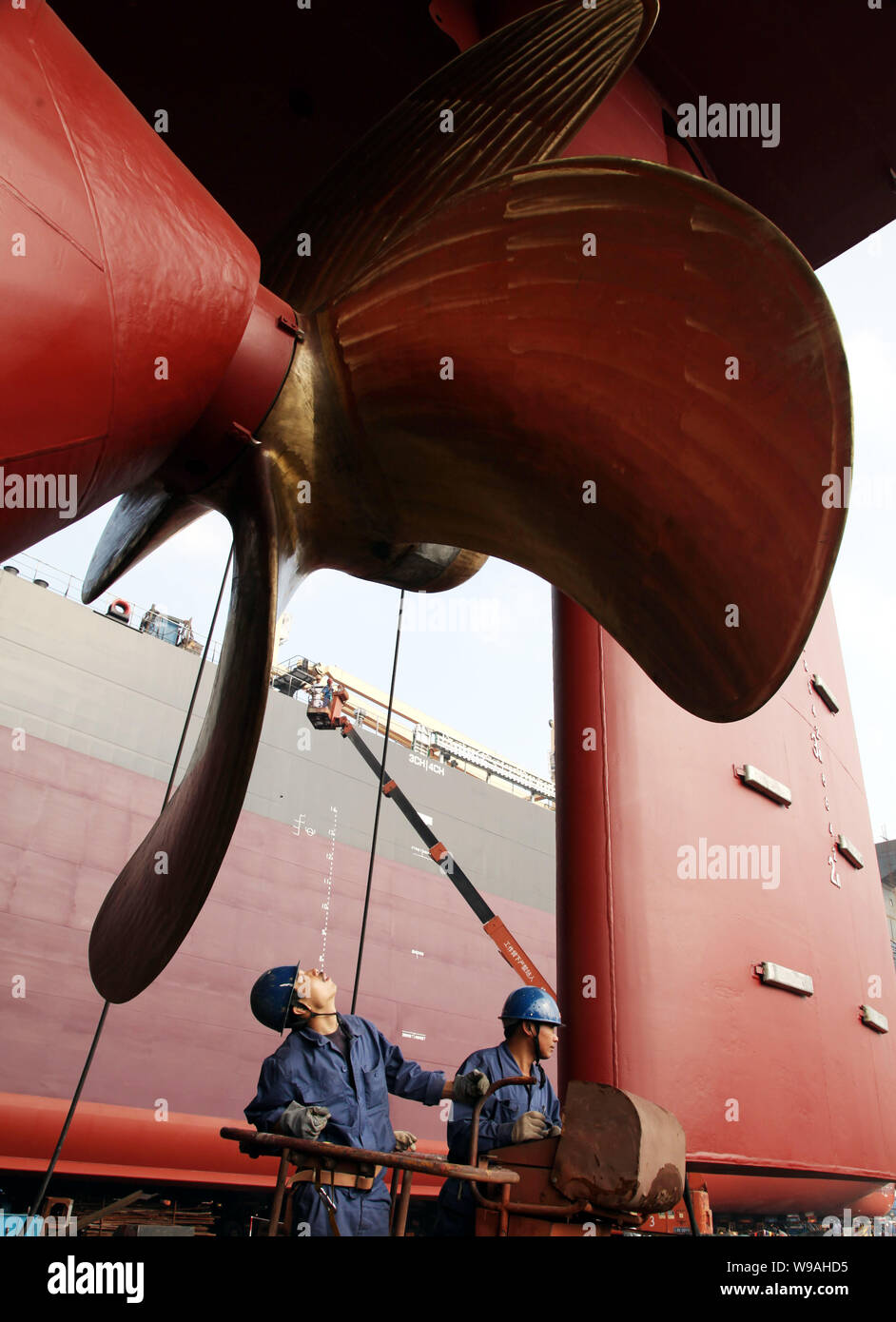 Shipbuilding jinling shipyard nanjing hi-res stock photography and ...
