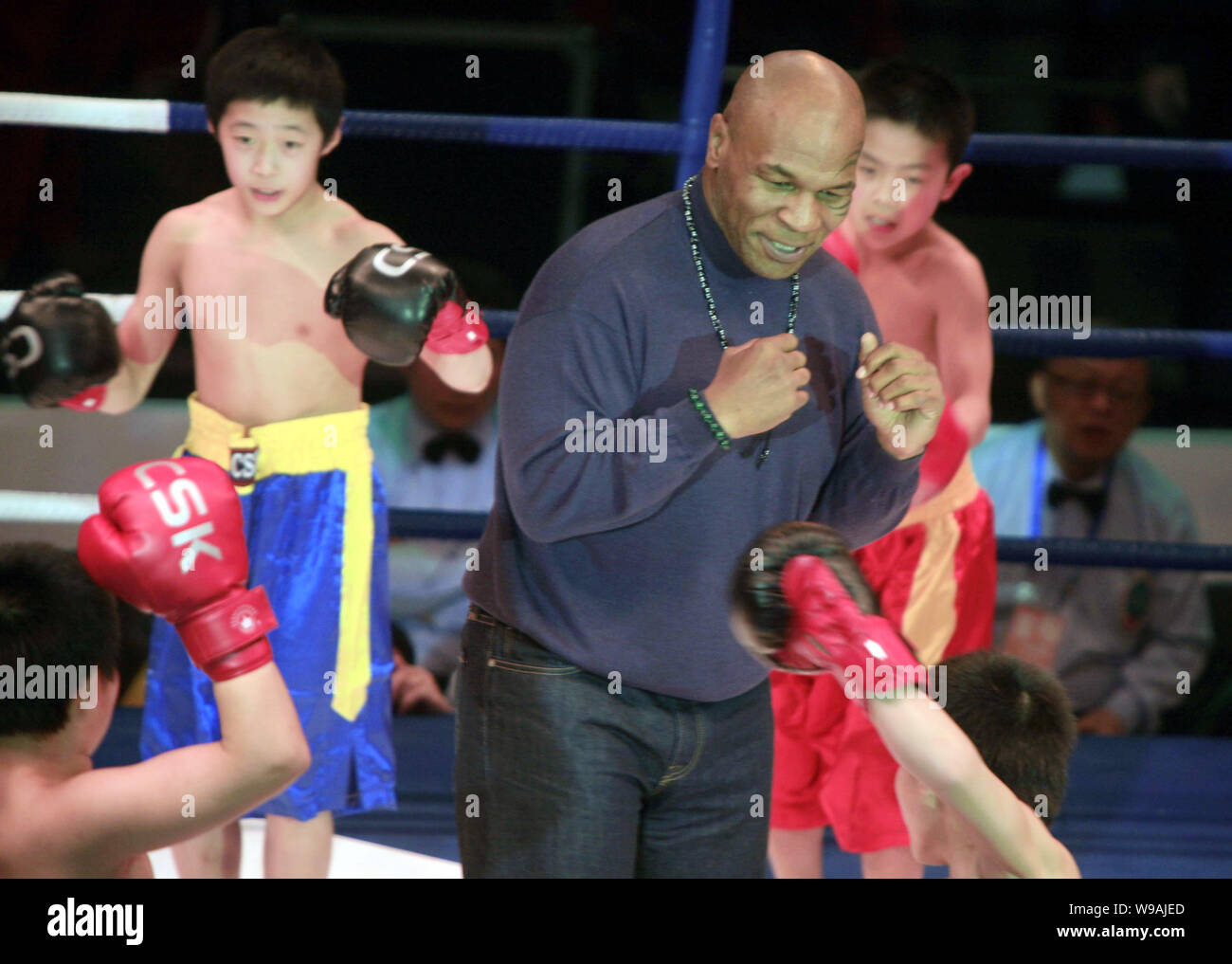 Young mike tyson hi-res stock photography and images - Alamy