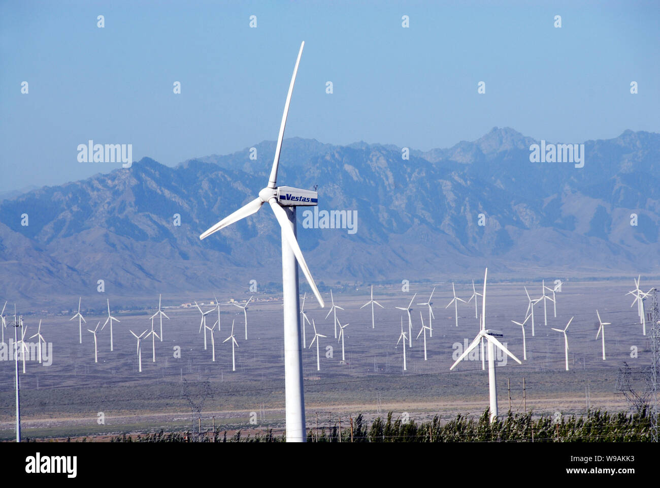 --FILE--Wind turbines generate electricity at a wind farm in Dabancheng ...