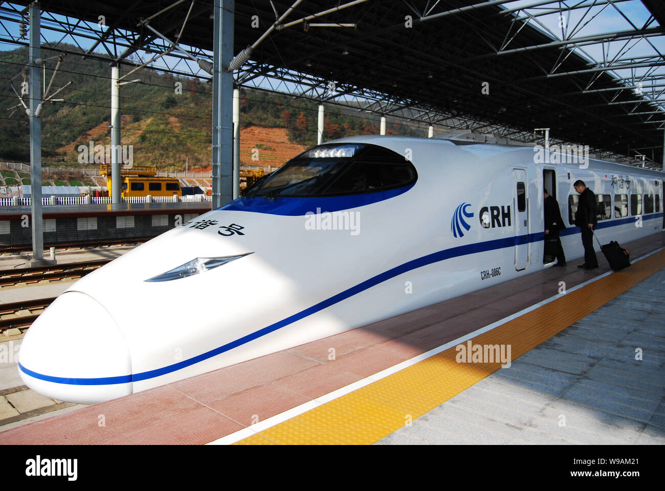 --FILE-- A CRH (China Railway High-speed) train on the new Wuhan ...