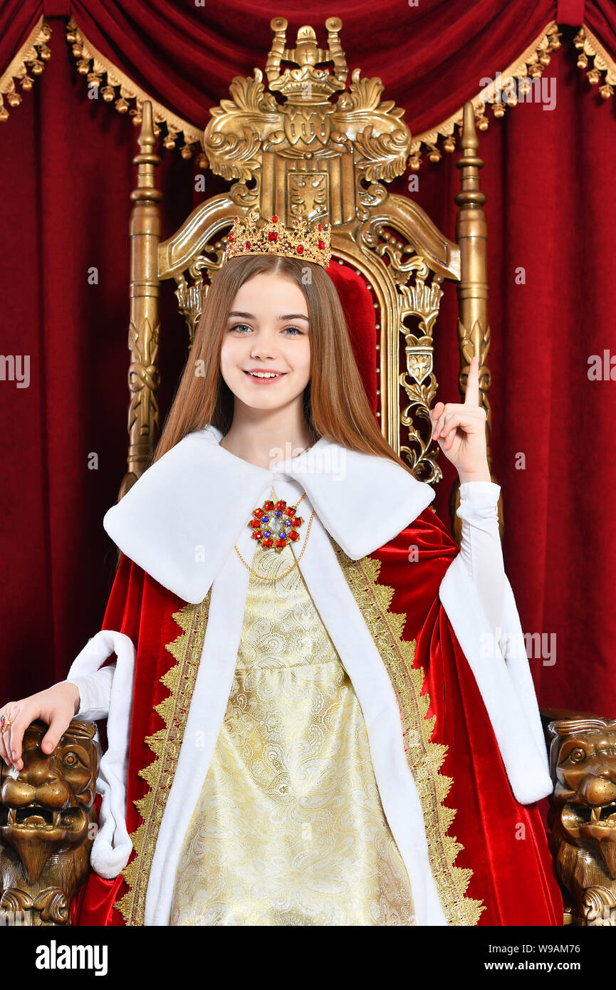Portrait of beautiful teen girl with crown Stock Photo - Alamy