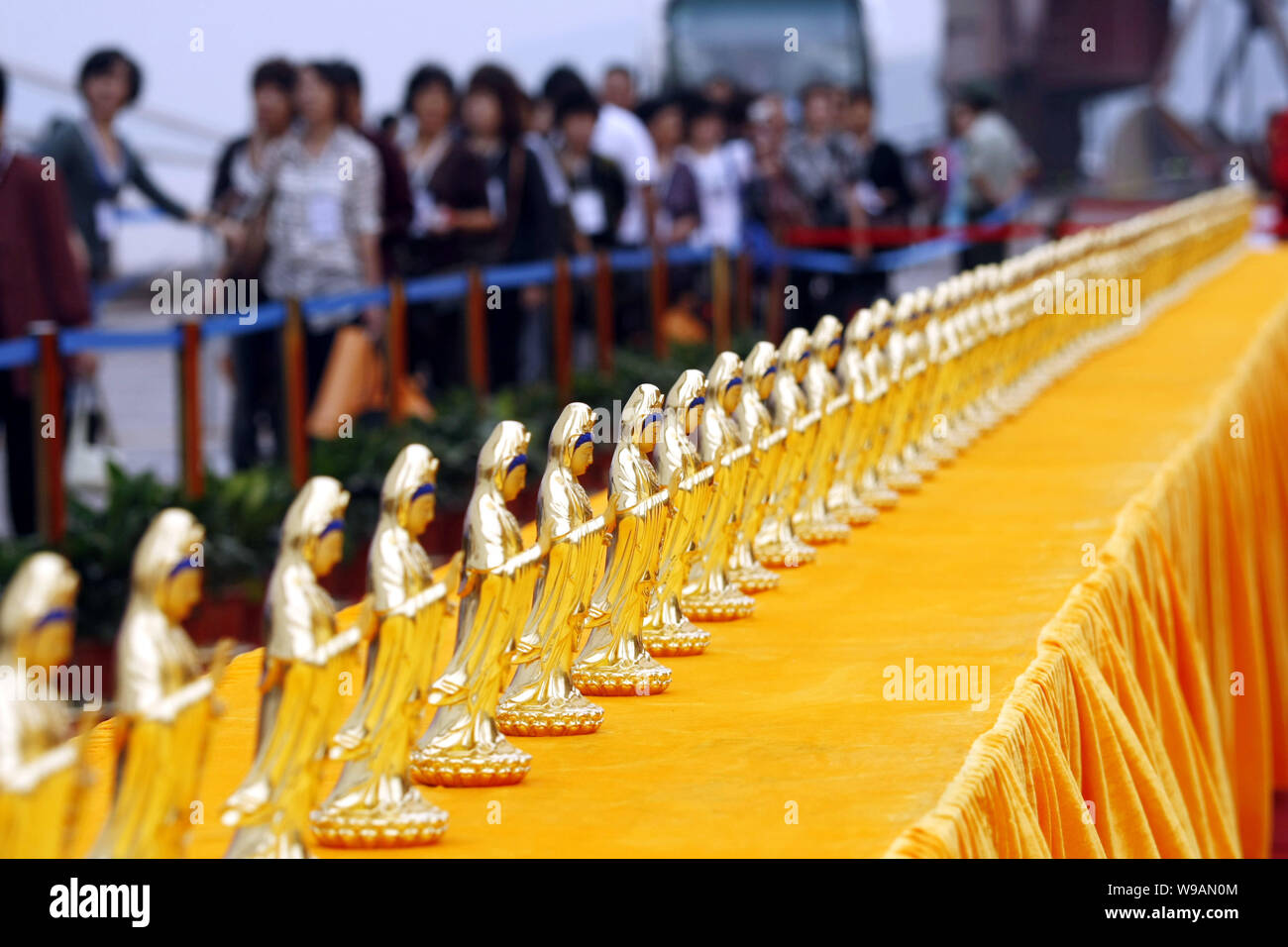 Luxury passenger ship hi-res stock photography and images - Alamy
