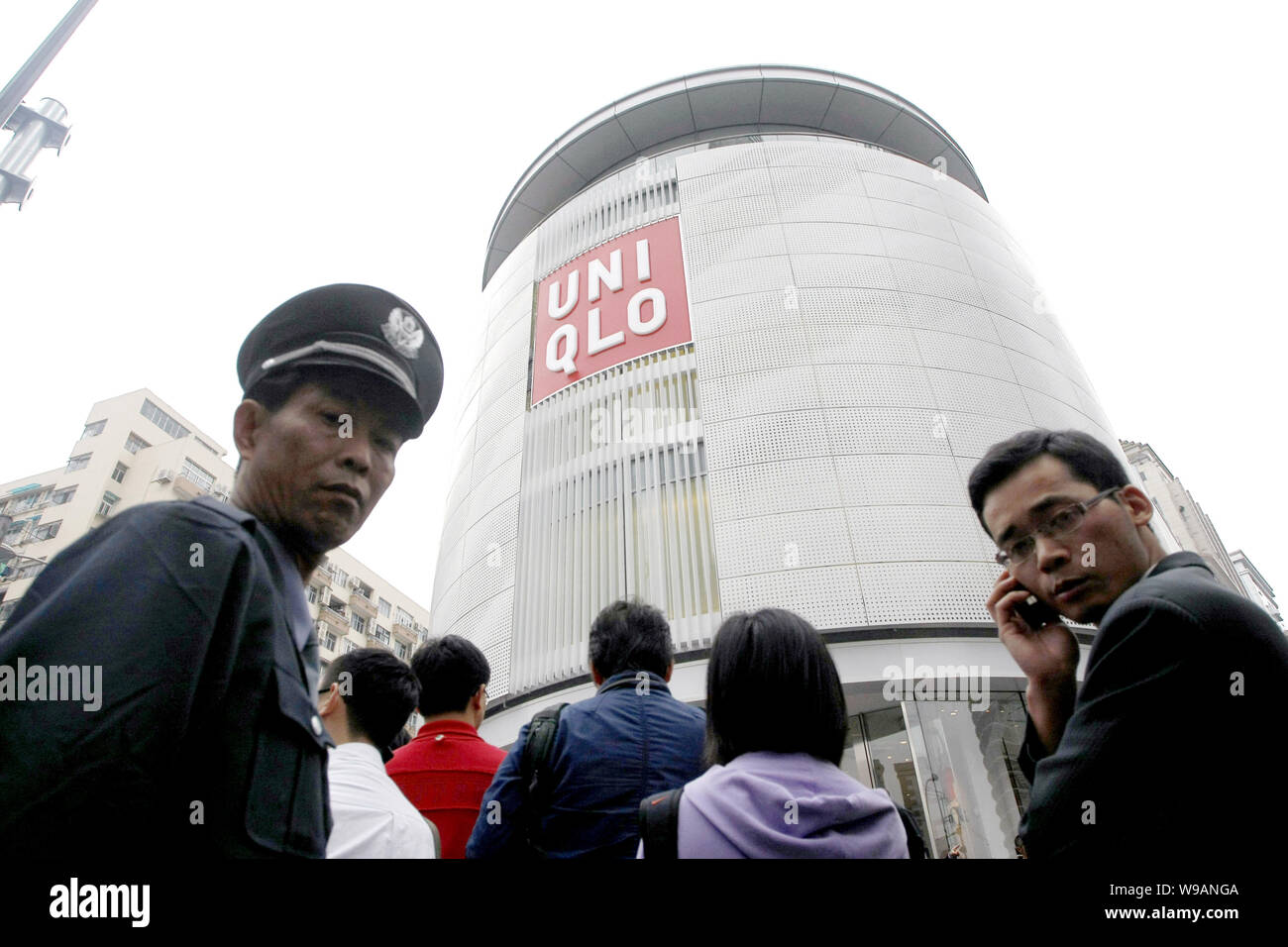 Uniqlo flagship store hi-res stock photography and images - Alamy