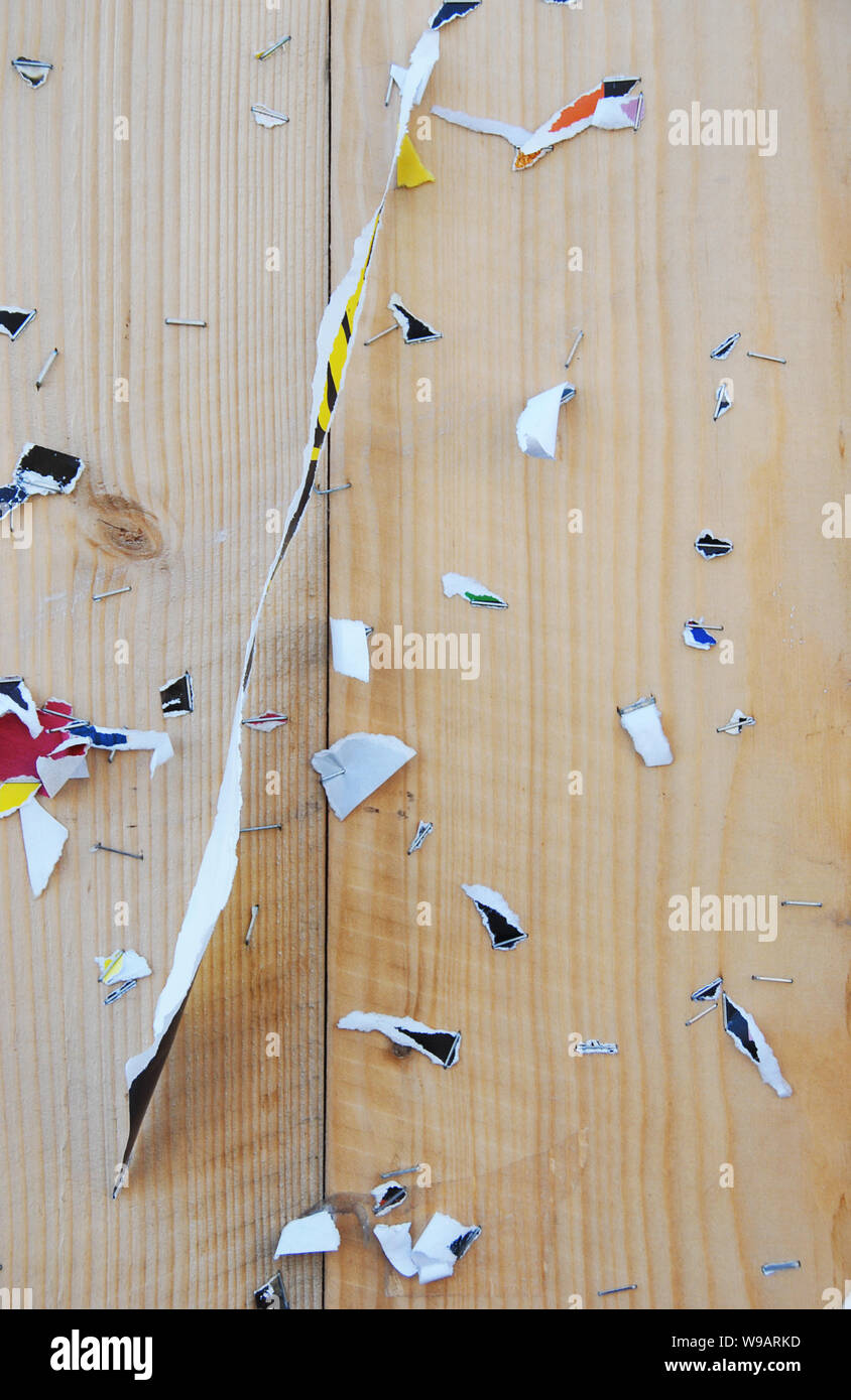 A wooden wall used for messages Stock Photo - Alamy