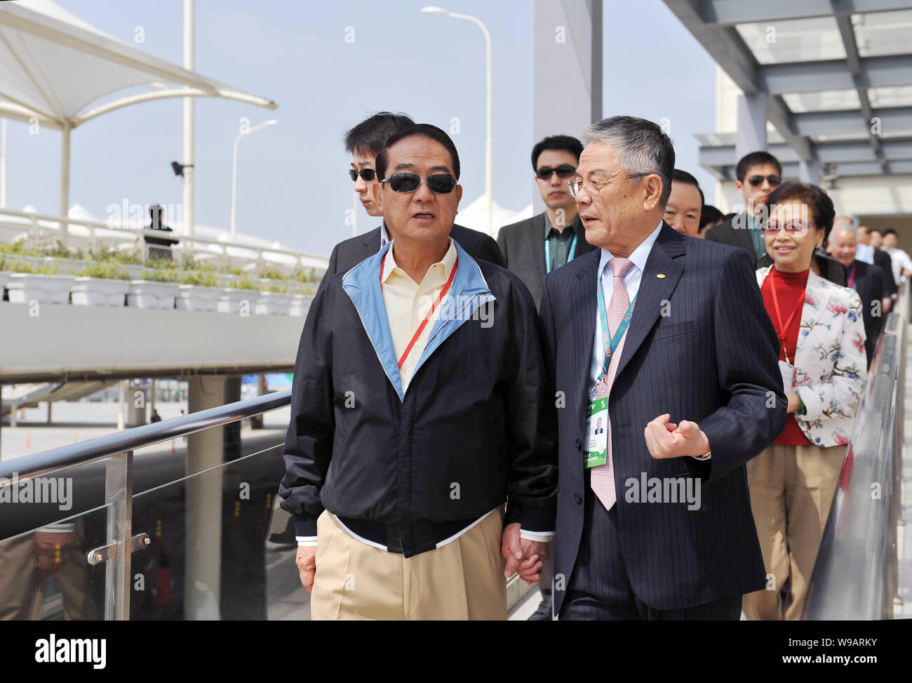 Taiwan People First Party (PFP) Chairman James Soong (L) visits the ...
