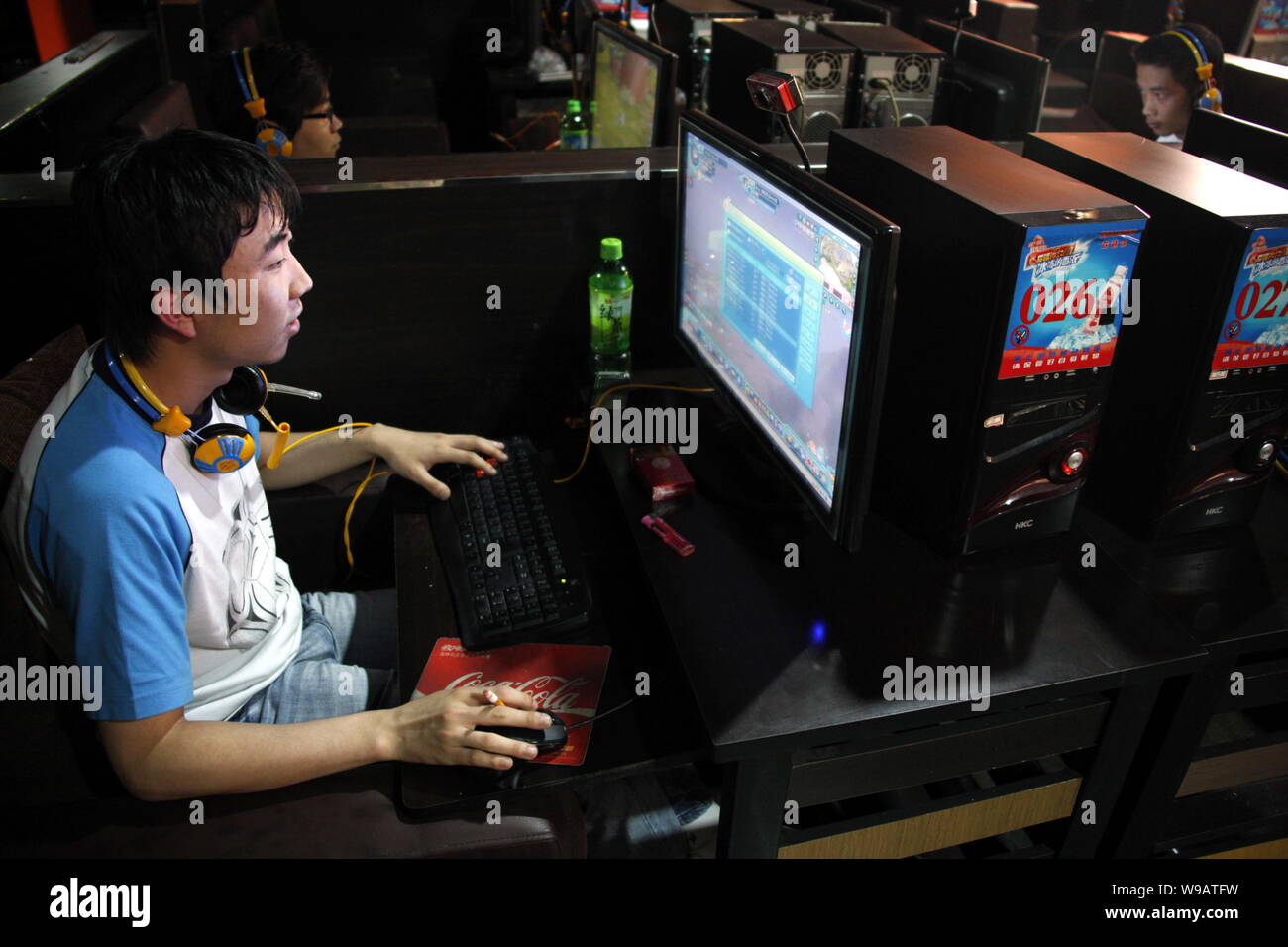 China gaming cafe hi-res stock photography and images - Alamy