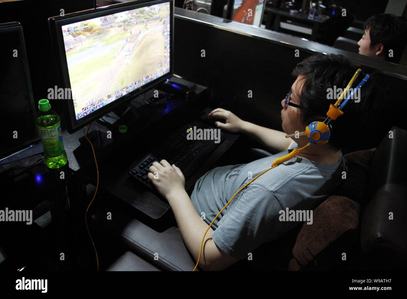Gaming cafe china hi-res stock photography and images - Alamy