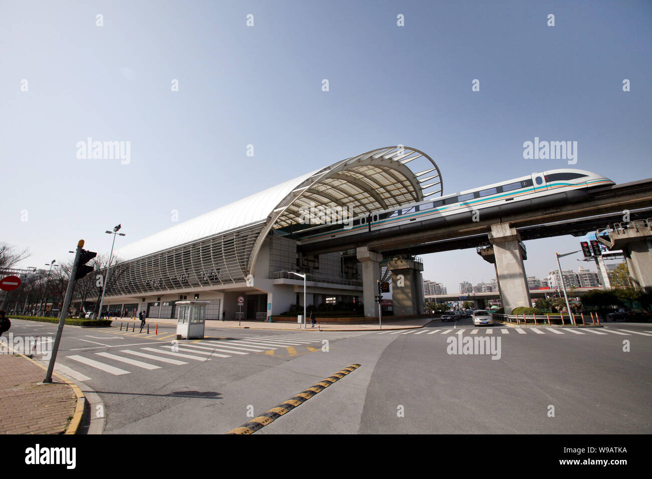Shanghai maglev train shanghai transrapid hi-res stock photography and ...